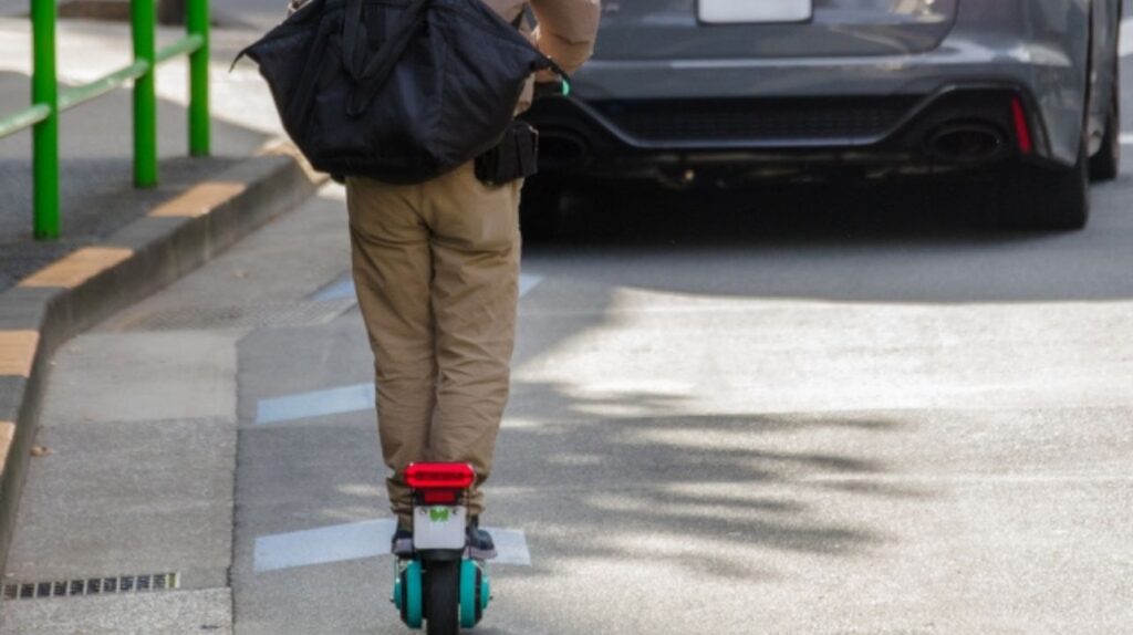 電動キックボードの免許制度｜普通免許で乗れる？